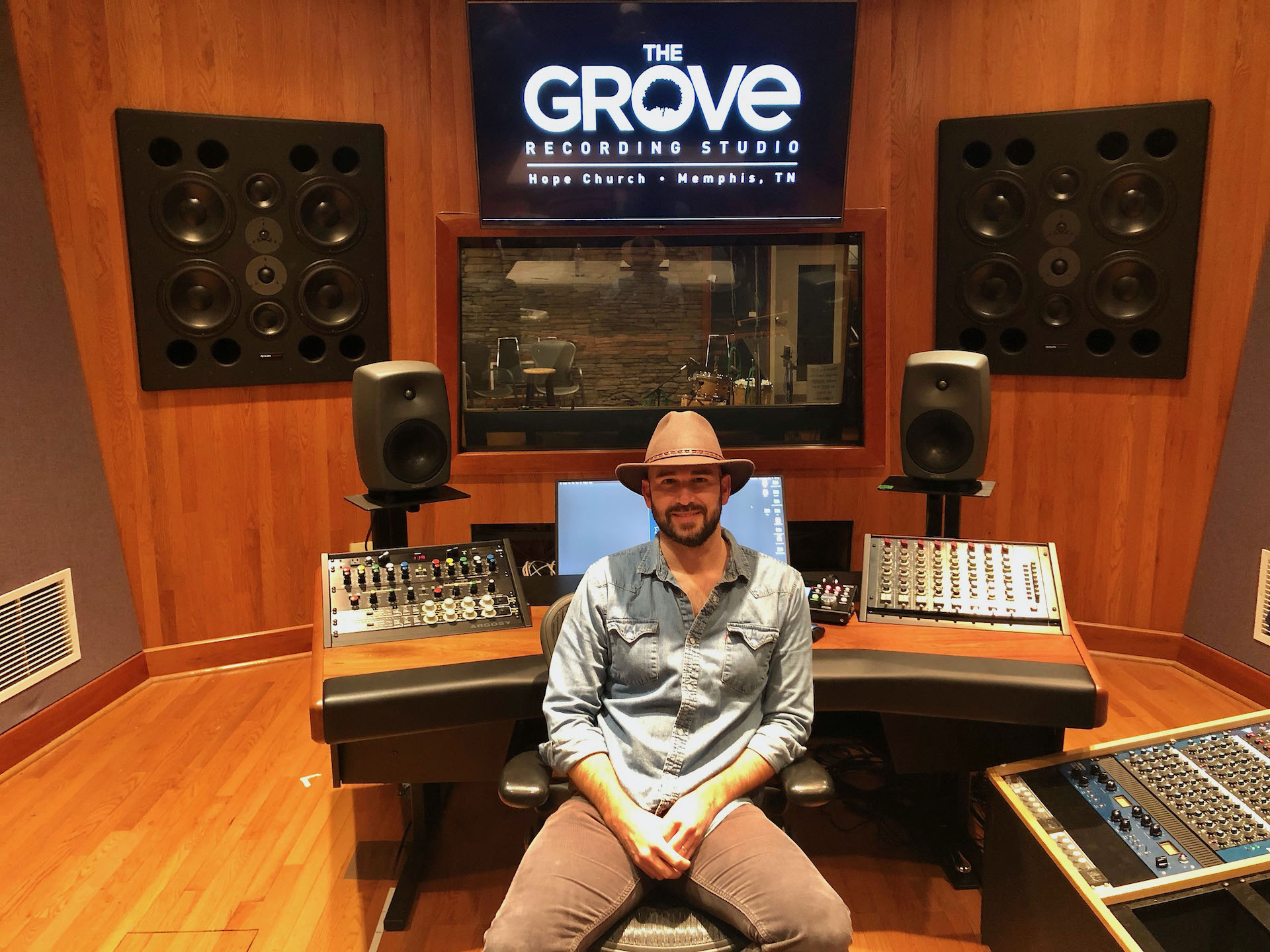 Grove Recording Studio completó la fase uno de su actualización a ...